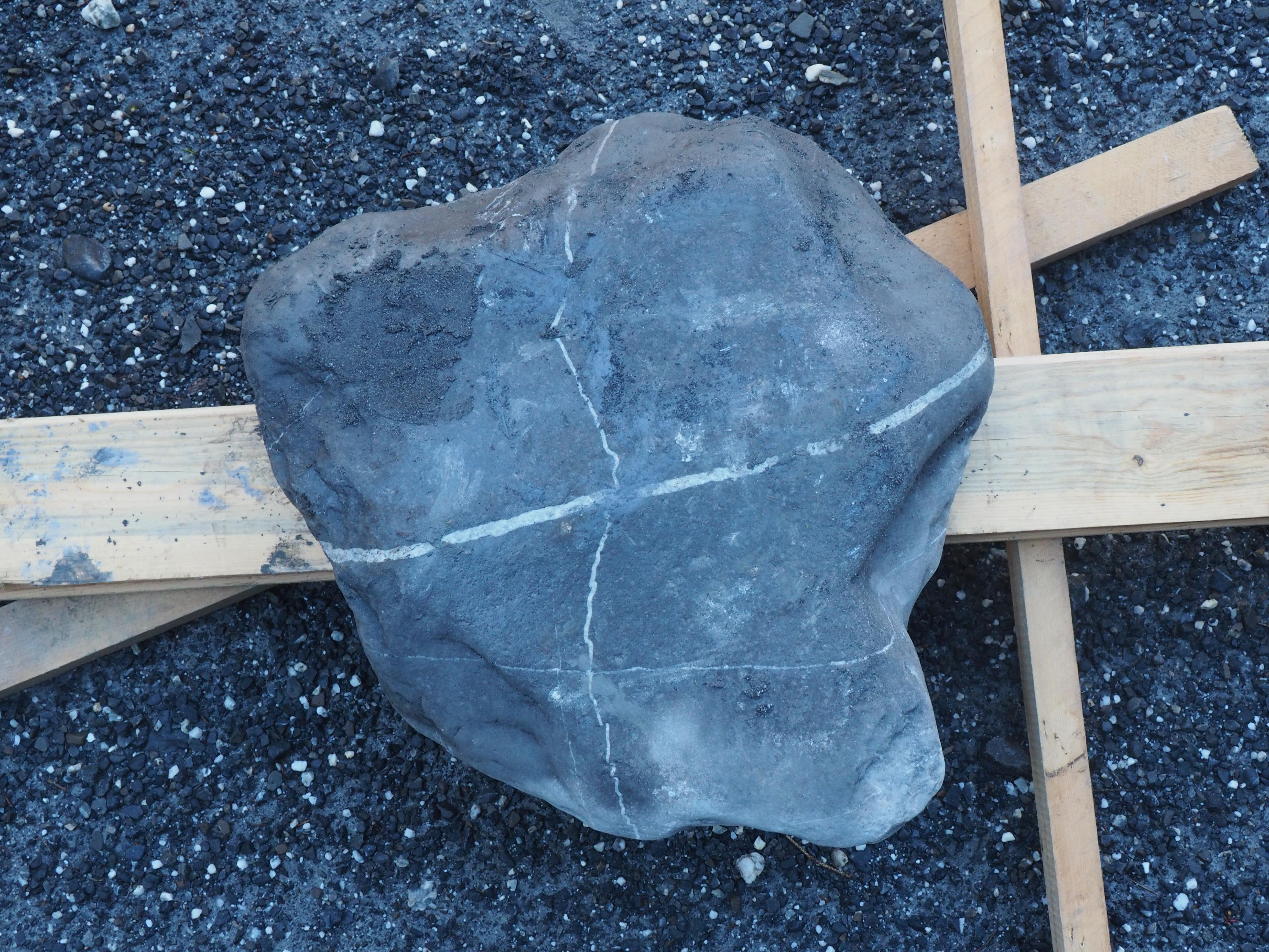 Searching for a stone – Dutch Aperture